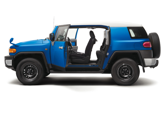 Toyota FJ Cruiser JP-spec (GSJ15W) 2010 pictures