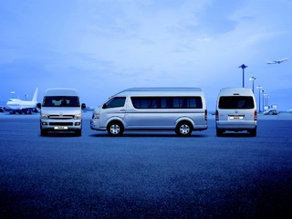 Toyota Hiace Combi High Roof 2004–10 wallpapers