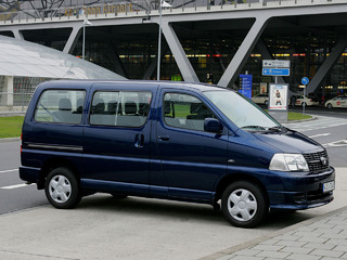 Photos of Toyota Hiace 2006–09