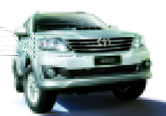 Toyota Hilux SW4 2012 wallpapers