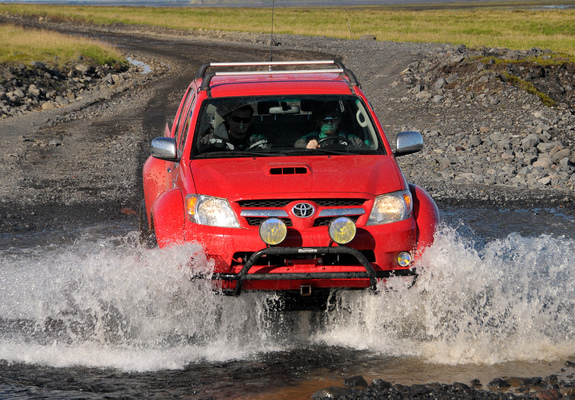 Images of Arctic Trucks Toyota Hilux Invincible AT38 2007