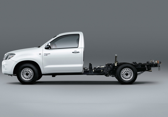 Toyota Hilux Chassis Cab 4x2 2008–11 wallpapers