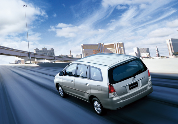 Images of Toyota Innova 2008