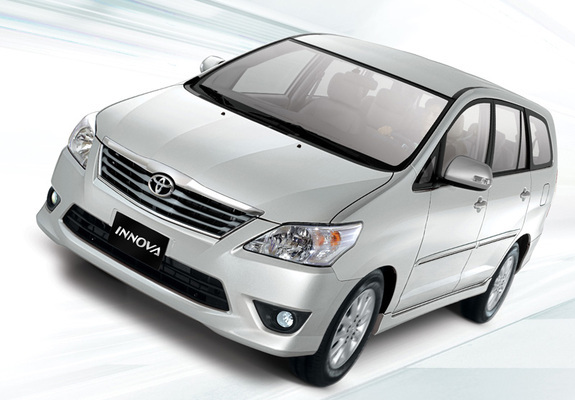Photos of Toyota Innova 2011