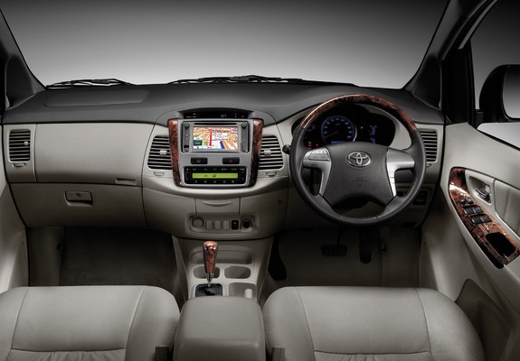 Toyota Innova Aero Package 2011 wallpapers