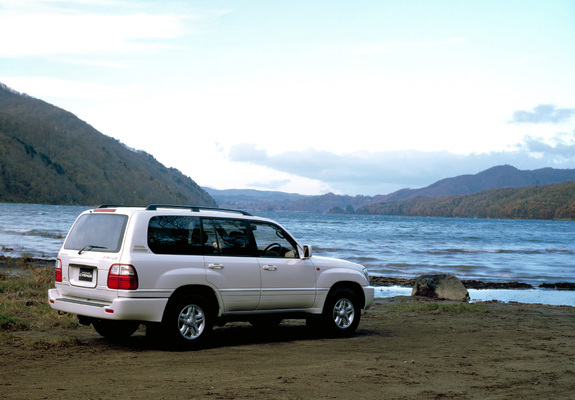 Toyota Land Cruiser Cygnus (UZJ100W) 1998–2003 pictures
