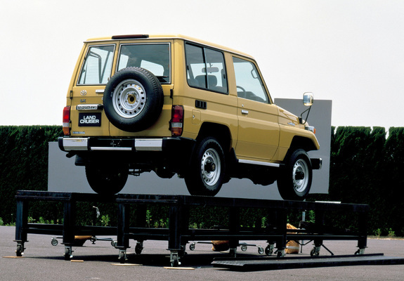 Images of Toyota Land Cruiser (J71) 1999–2007