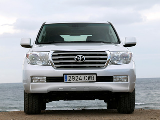 Toyota Land Cruiser 200 (UZJ200) 2007–12 wallpapers