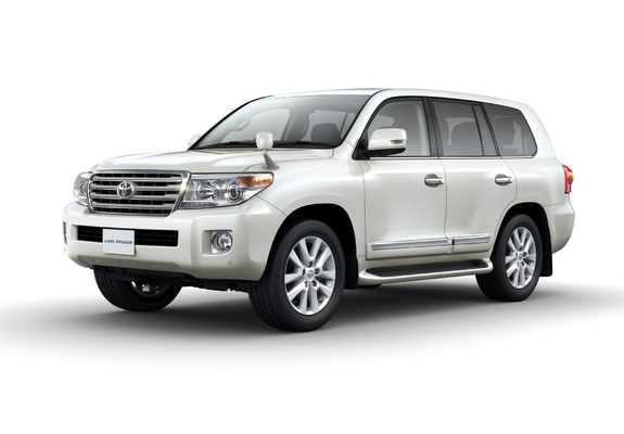 Pictures of Toyota Land Cruiser 200 JP-spec (UZJ200) 2011