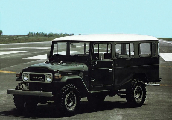 Toyota Land Cruiser 47 Hard Top (HJ47) 1979–84 pictures