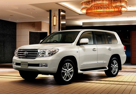 Toyota Land Cruiser 200 JP-spec (UZJ200) 2007–11 wallpapers