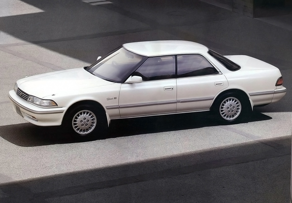Photos of Toyota Mark II Hardtop GrandeG (80) 1988–92