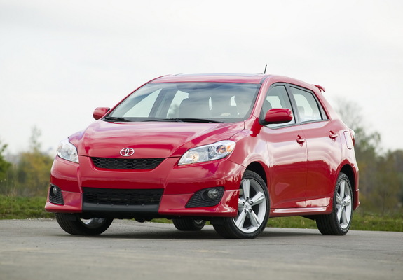 Toyota Matrix XR AWD 2008–11 images
