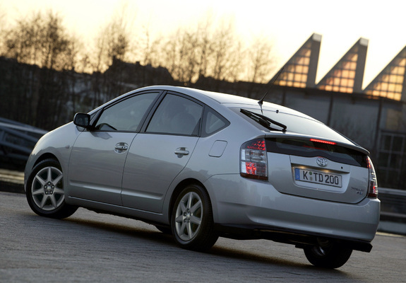 Photos of Toyota Prius (NHW20) 2003–09