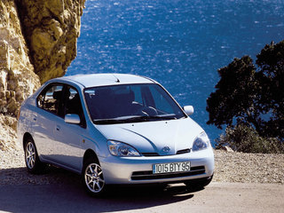 Images of Toyota Prius (NHW10) 1997–2000