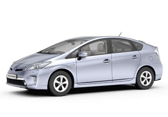 Toyota Prius Plug-In Hybrid (ZVW35) 2011 pictures