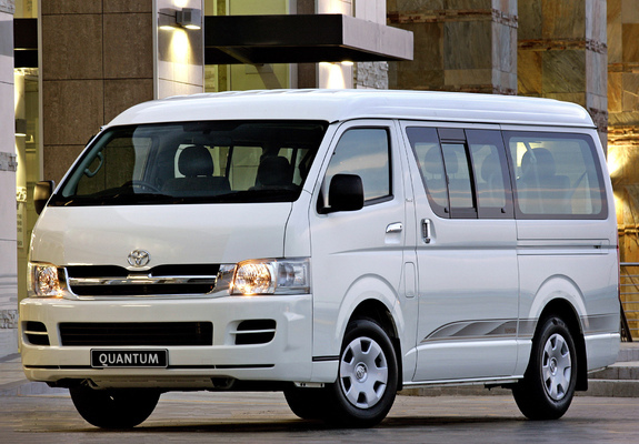 Images of Toyota Quantum Bus 2004