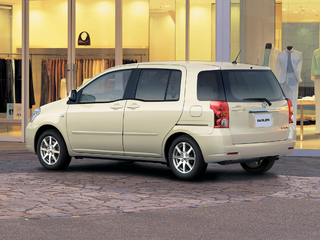 Toyota Raum wallpapers