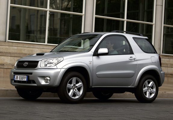 Images of Toyota RAV4 3-door 2003–05