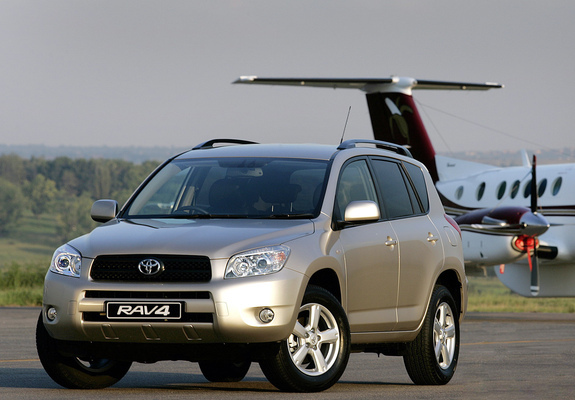 Toyota RAV4 ZA-spec 2006–08 images