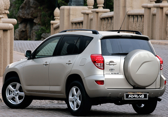 Toyota RAV4 ZA-spec 2006–08 images