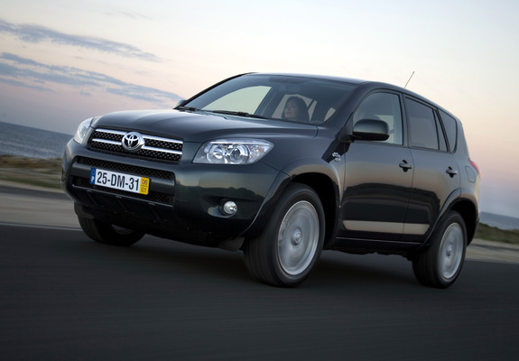 Toyota RAV4 2006–08 photos