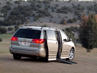 Toyota Sienna Rampvan IMS 2004–05 images