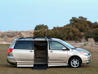 Toyota Sienna Rampvan IMS 2004–05 images