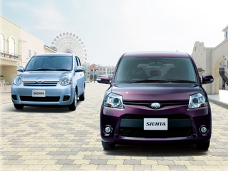 Toyota Sienta images