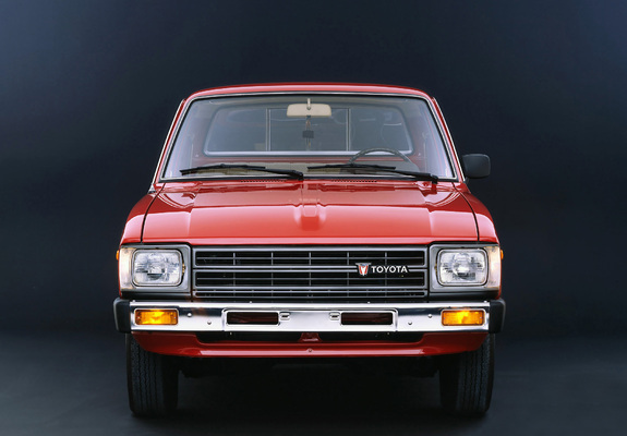 Toyota Deluxe Long Truck 2WD (RN44) 1982–83 pictures