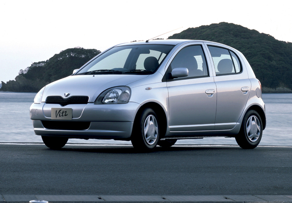 Toyota Vitz 5-door 1999–2001 wallpapers