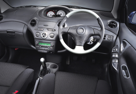 Toyota Vitz RS 5-door 2000–02 wallpapers