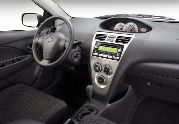 Photos of Toyota Yaris Sedan 2006