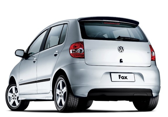 Volkswagen Fox Sportline 5-door 2007–09 wallpapers