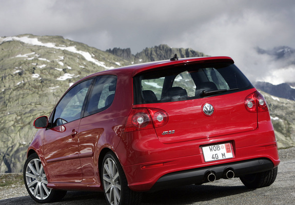 Photos of Volkswagen Golf R32 3-door US-spec (Typ 1K) 2006–08