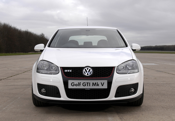 Volkswagen Golf GTI 3-door UK-spec (Type 1K) 2004–08 wallpapers