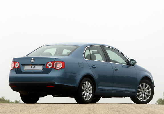 Volkswagen Jetta 1.6 ZA-spec (Typ 1K) 2005–10 wallpapers