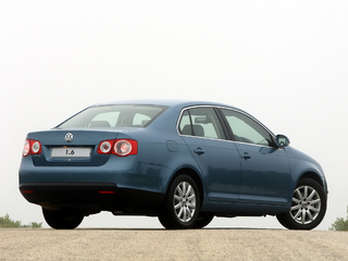 Volkswagen Jetta 1.6 ZA-spec (Typ 1K) 2005–10 wallpapers