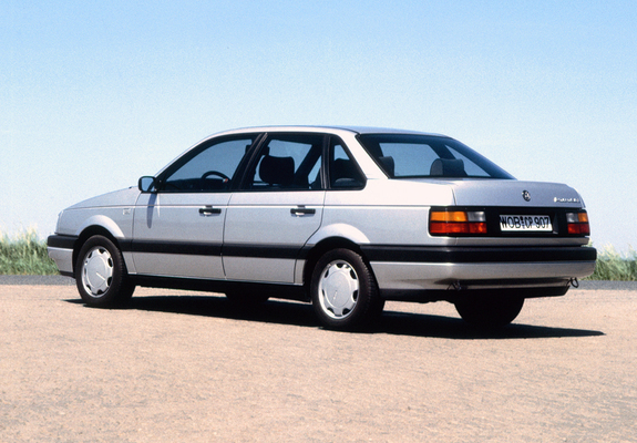 Volkswagen Passat Sedan (B3) 1988–93 wallpapers
