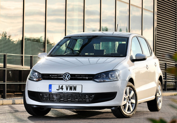 Images of Volkswagen Polo 5-door UK-spec (Typ 6R) 2009