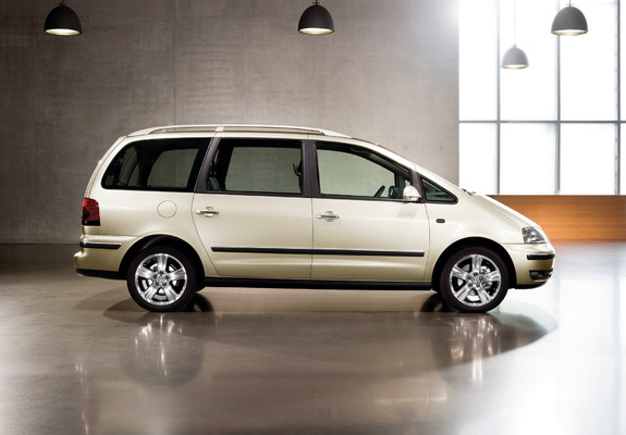 Photos of Volkswagen Sharan Exclusive Edition 2008