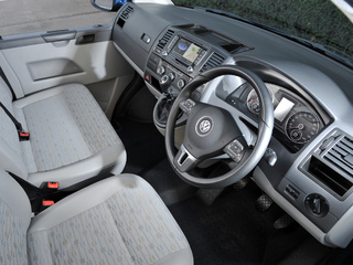 Volkswagen T5 Transporter Combi UK-spec 2010 wallpapers