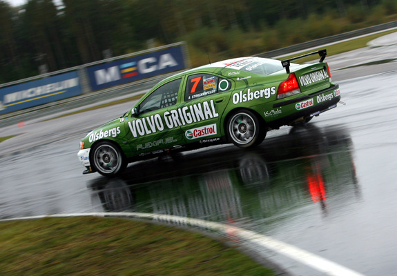 Photos of Volvo S60 STCC 2007