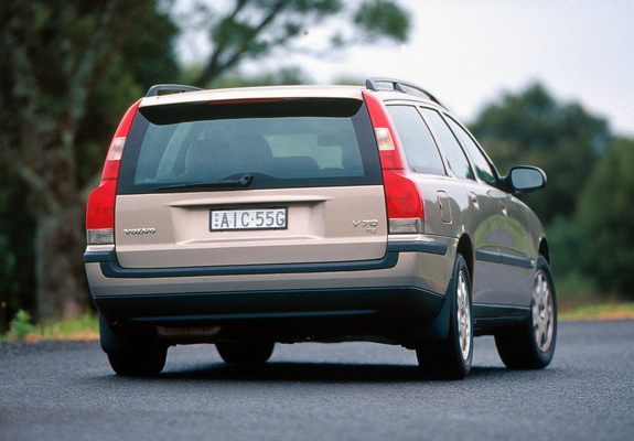 Photos of Volvo V70 T5 AU-spec 2000–05