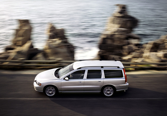 Volvo V70 2005–07 wallpapers