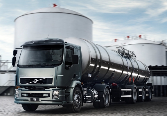 Volvo VM 330 4x2 Tractor 2012 photos