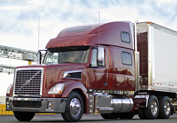 Images of Volvo VN 2002