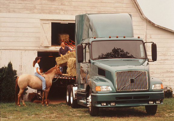 Volvo VN 1996–2002 photos