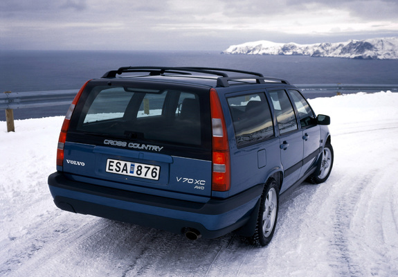 Volvo V70XC 1997–2000 images
